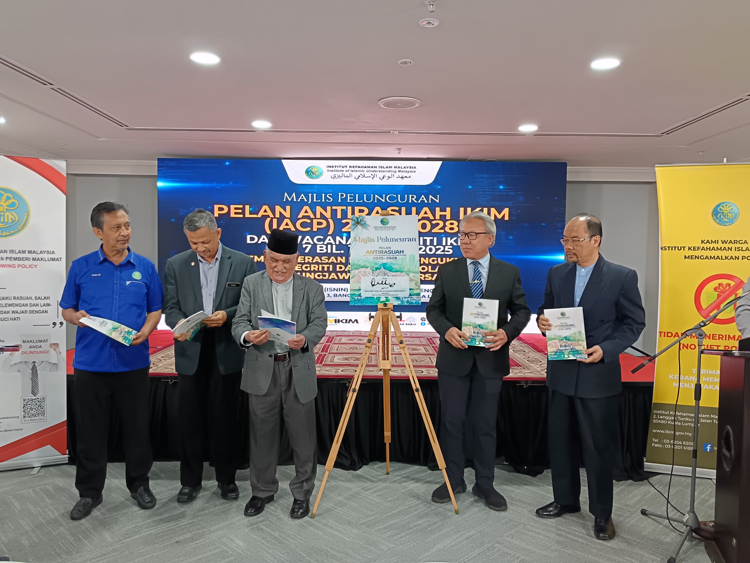 PERANGI RASUAH PERLUKAN TRANSFORMASI KEROHANIAN YANG MENYELURUH - IKIMfm