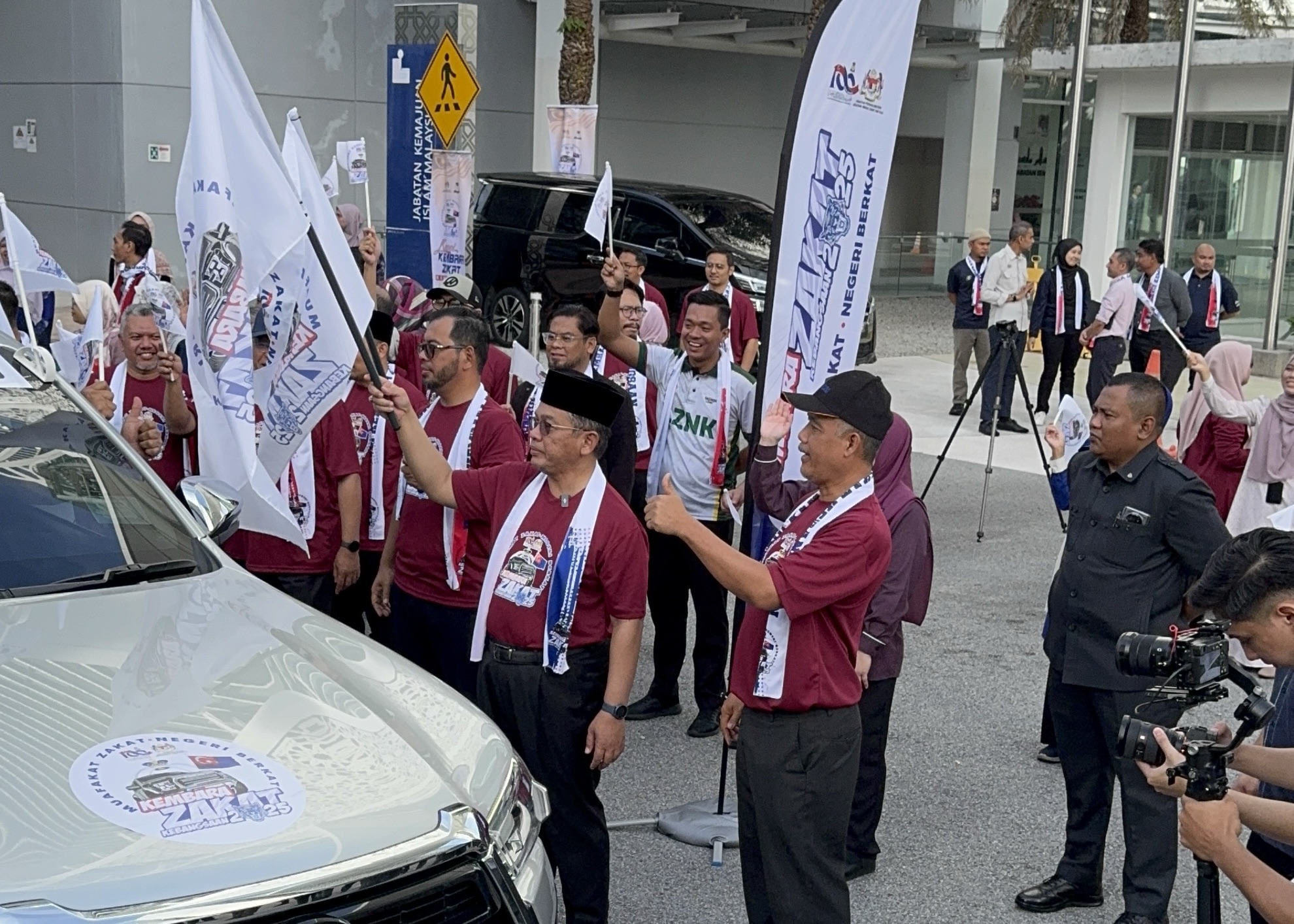 KEMBARA ZAKAT KEBANGSAAN SANTUNI KELUARGA ASNAF DI JOHOR - IKIMfm